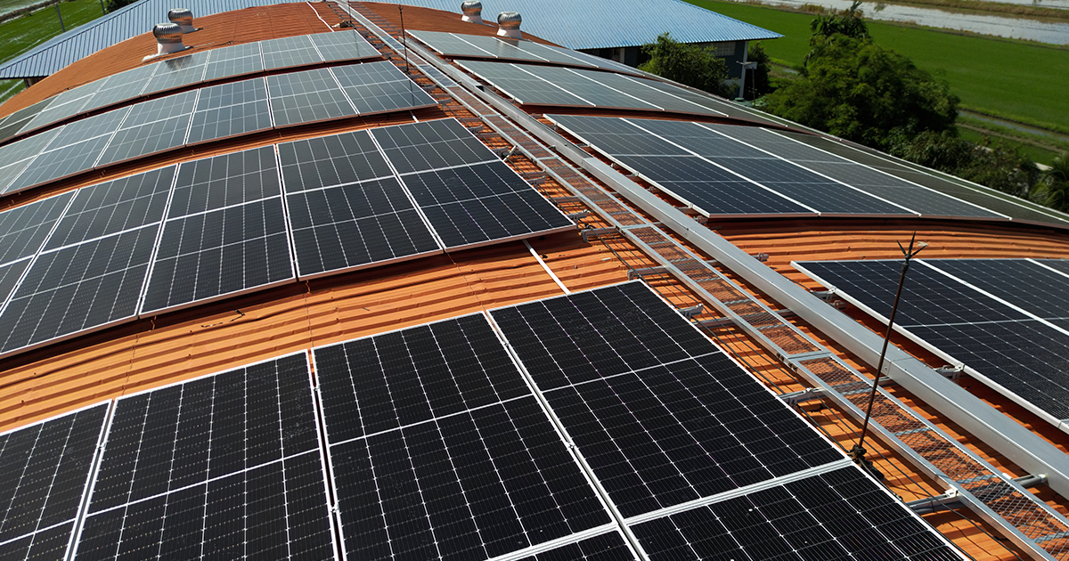 The Ultimate Guide to Commercial Grade Solar Panels: Benefits ...